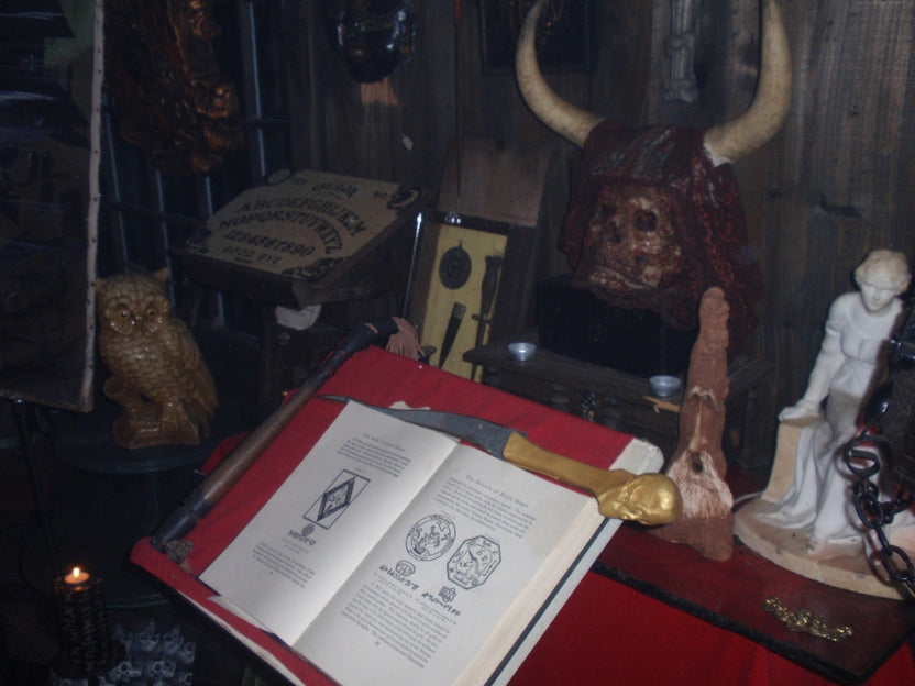 HAUNTED WARREN HOUSE