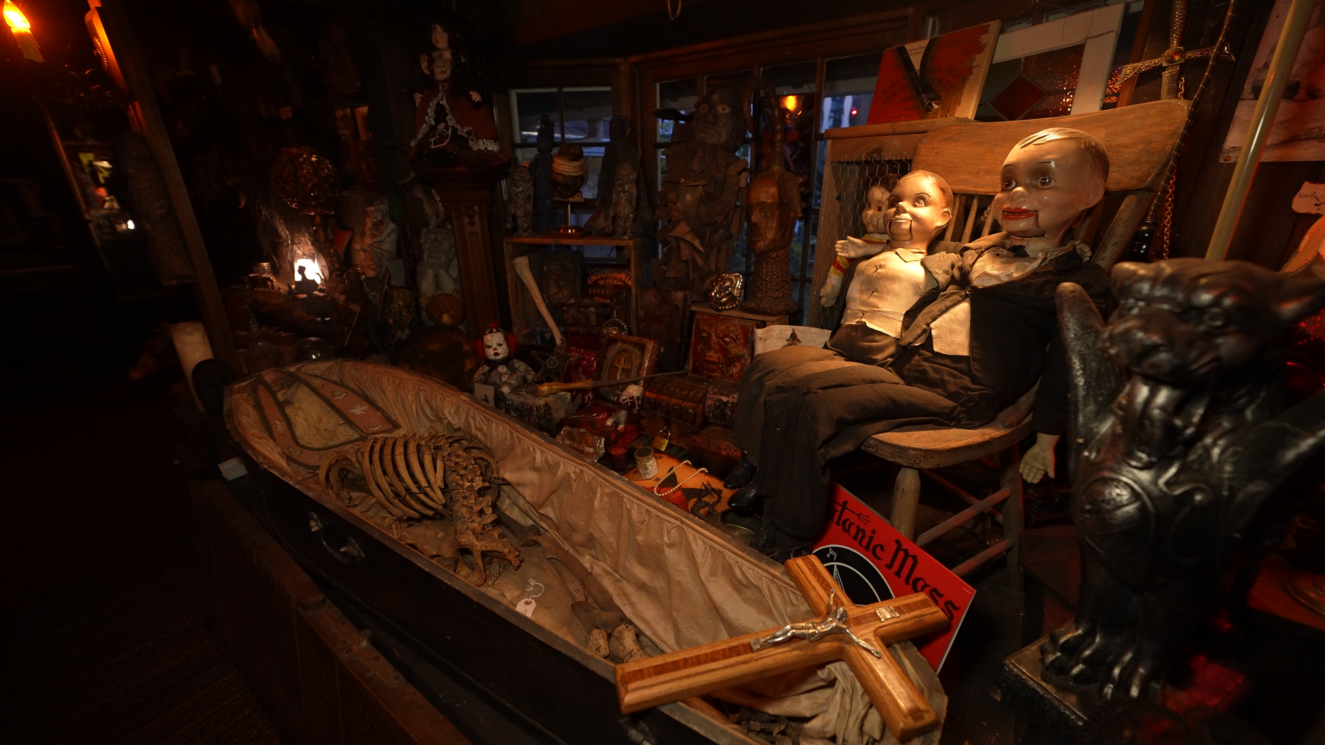 HAUNTED WARREN HOUSE